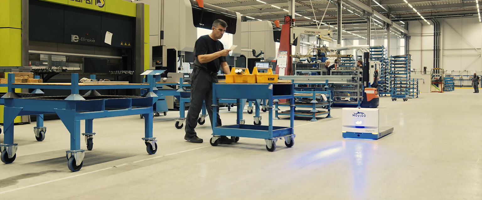 How to select the perfect AMR in 4 steps - MoviĜo Robotics